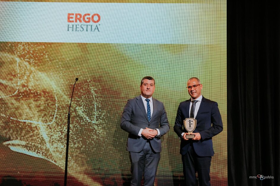 Strona załącznika Lider ESG Banking & Insurance Forum, nagrodę odebrał ...