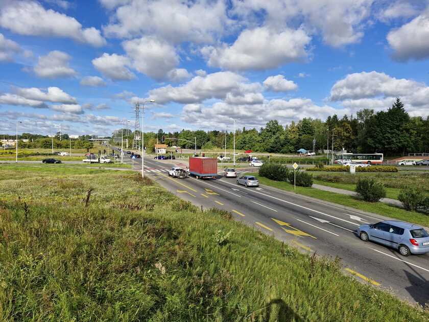 Zmiany w organizacji ruchu na al. Armii Krajowej wprowadzone na stałe | Komunikaty | Referat ...