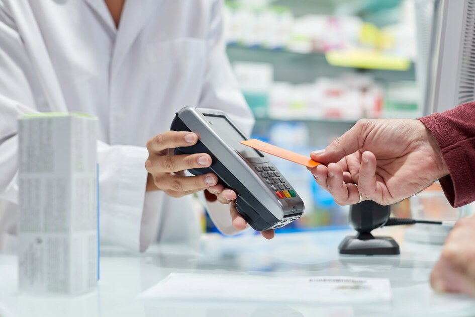 Polski konsument rozdaje karty. Komentarz analityków PZU | Biuro ...